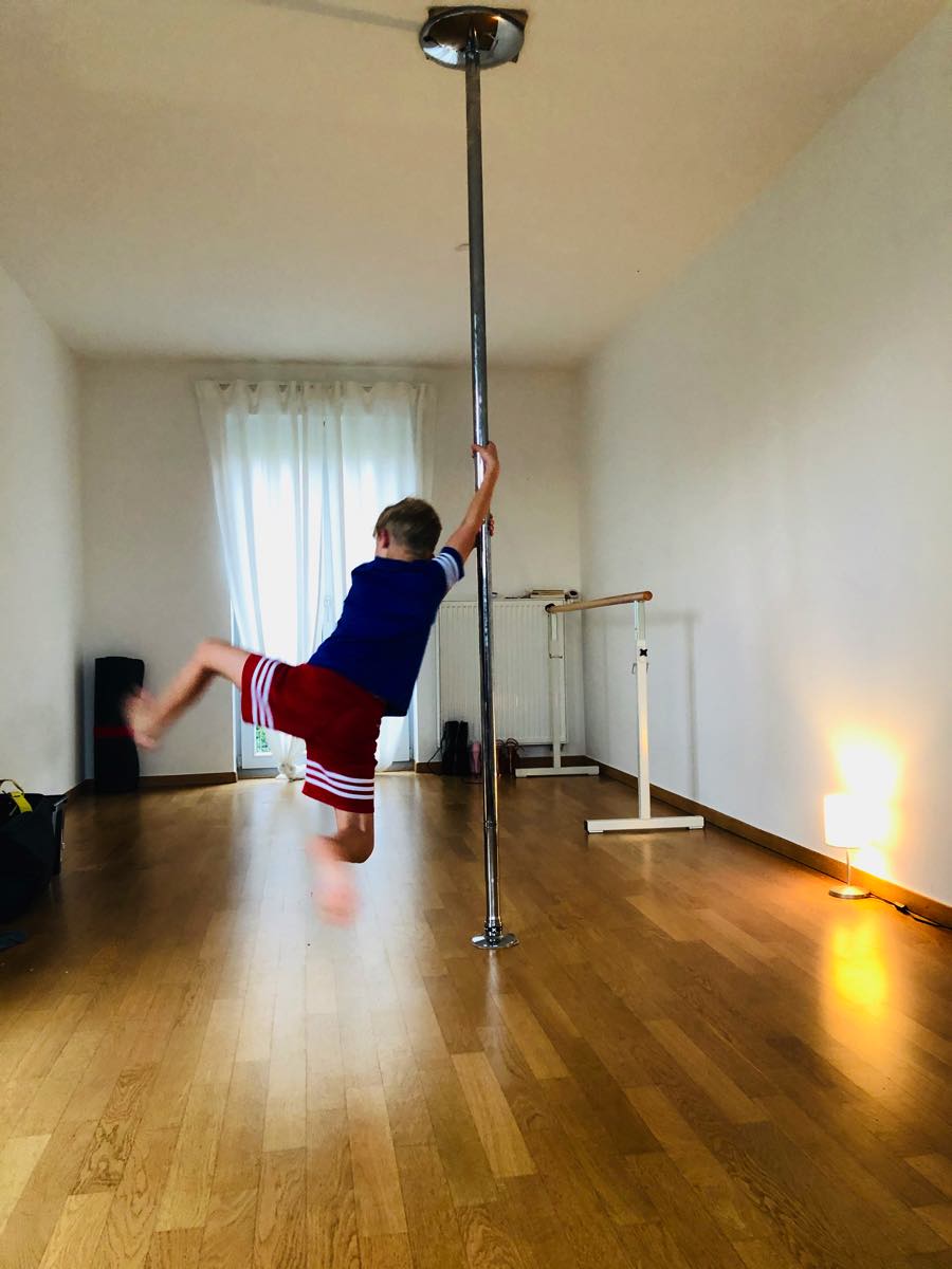 pole akrobatik kids | Raum für Bewegung - Tanz - Kraft - Ästhetik